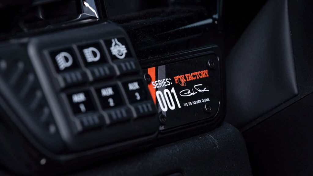 700 HP Chevy Silverado Fox Factory Wants To Blow Away The F-150 Raptor ...