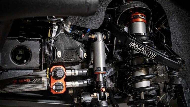 700 HP Chevy Silverado Fox Factory Wants To Blow Away The F-150 Raptor ...