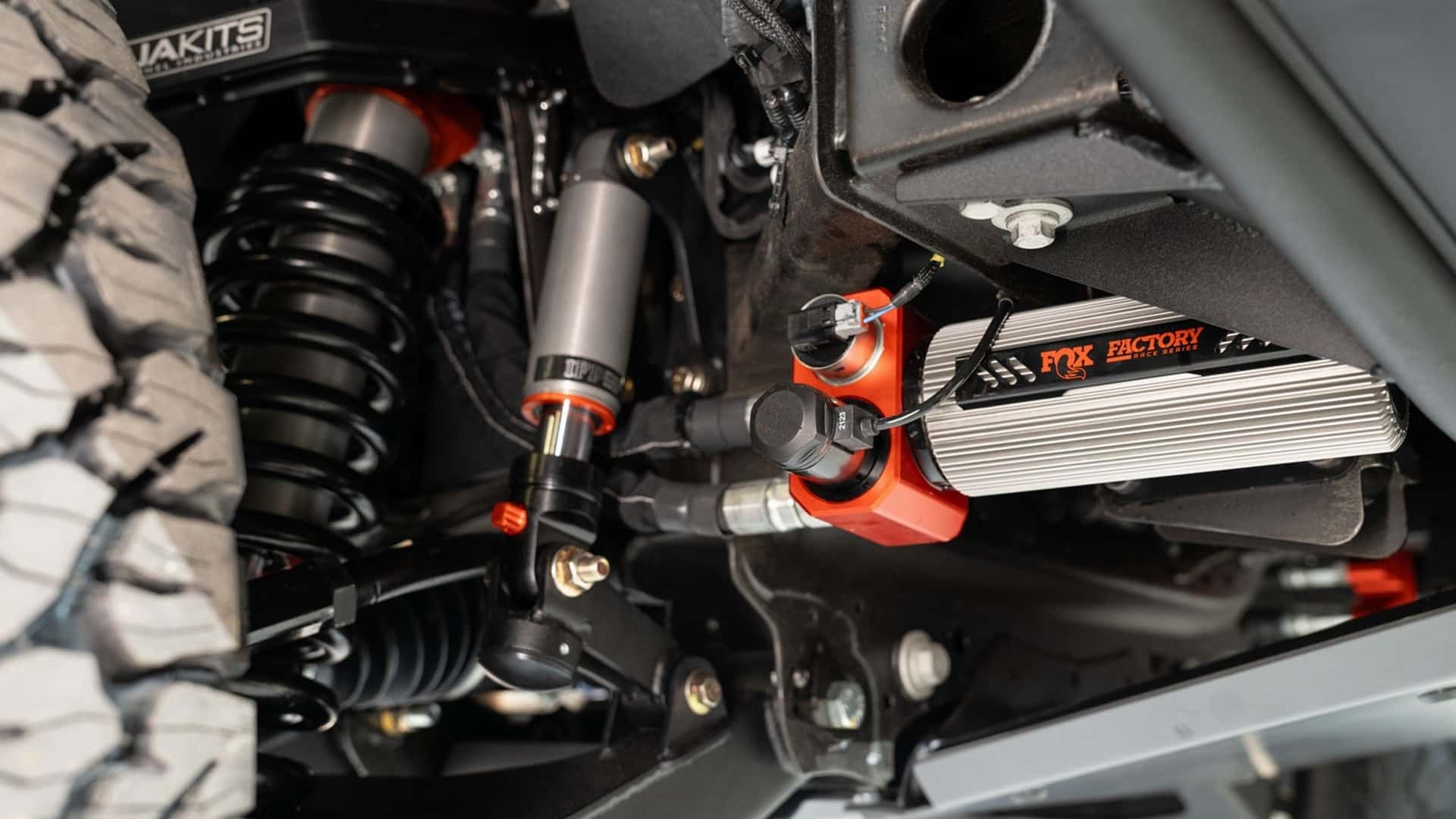 700 HP Chevy Silverado Fox Factory Wants To Blow Away The F-150 Raptor ...