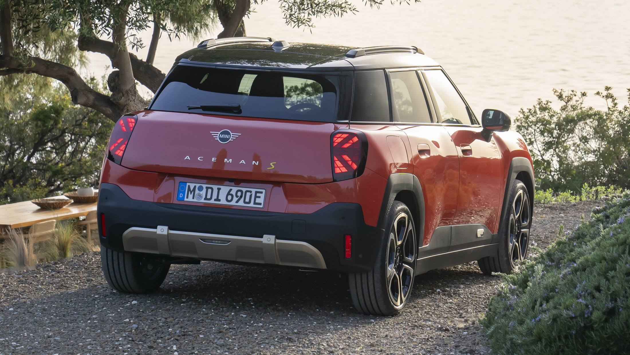 New Mini Aceman EV Is Big On Space, Small In Size | Carscoops