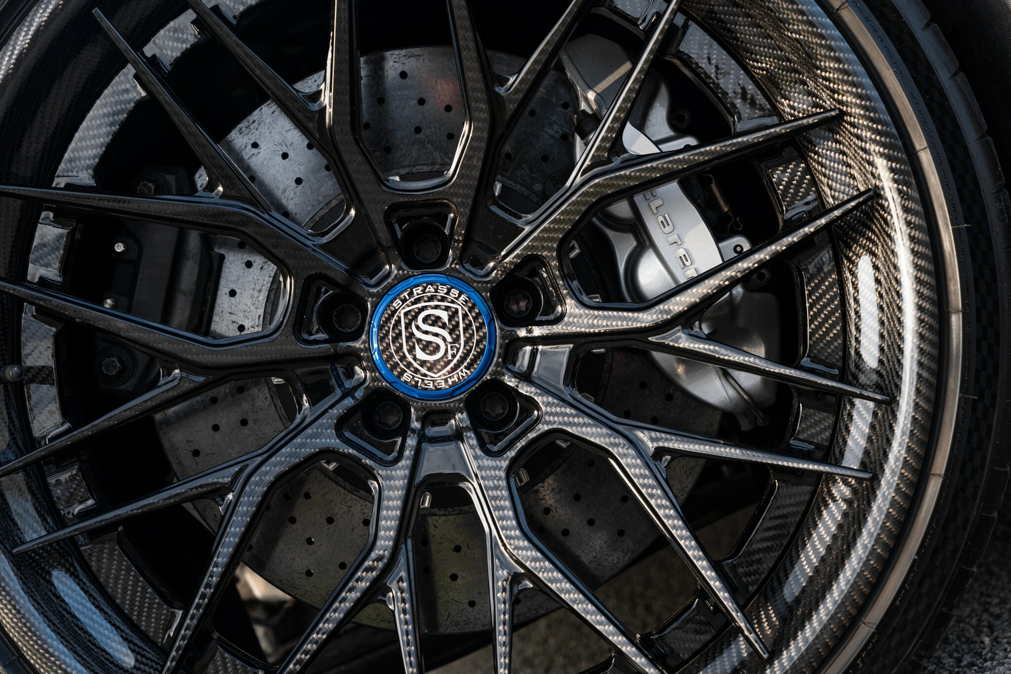 Would You Put Carbon Fiber Skins On Your McLaren’s Alloy Wheels ...