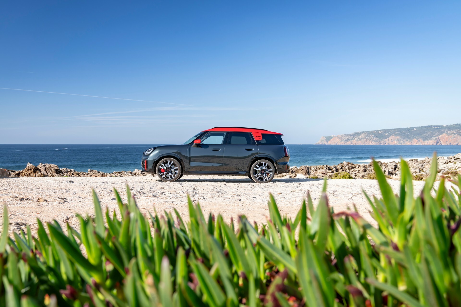 Mini’s New Electric Aceman SUV Poses Before Imminent Debut | Carscoops