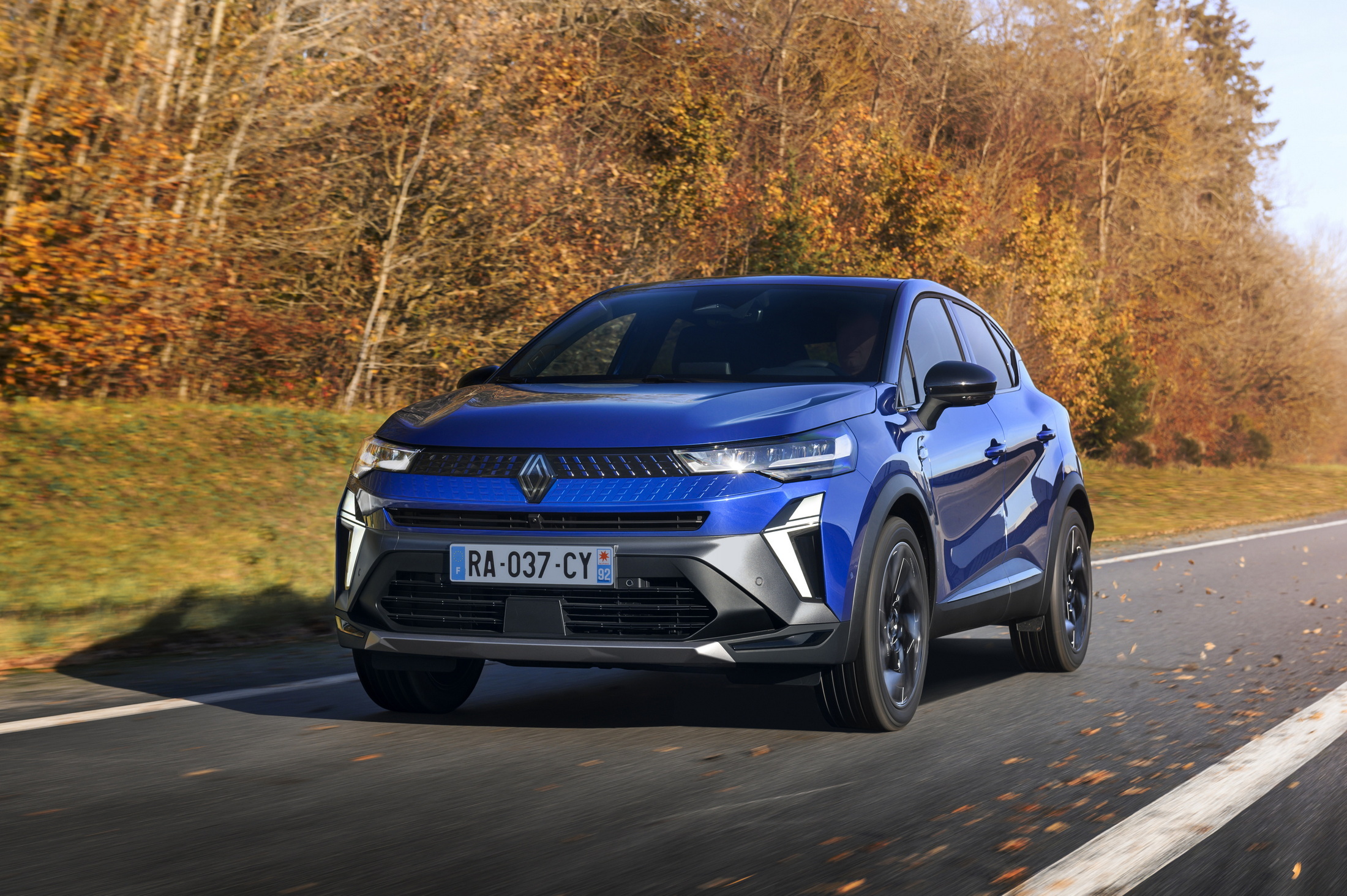 2024 Renault Captur Gains Fresh Looks And A New Esprit Alpine Trim ...