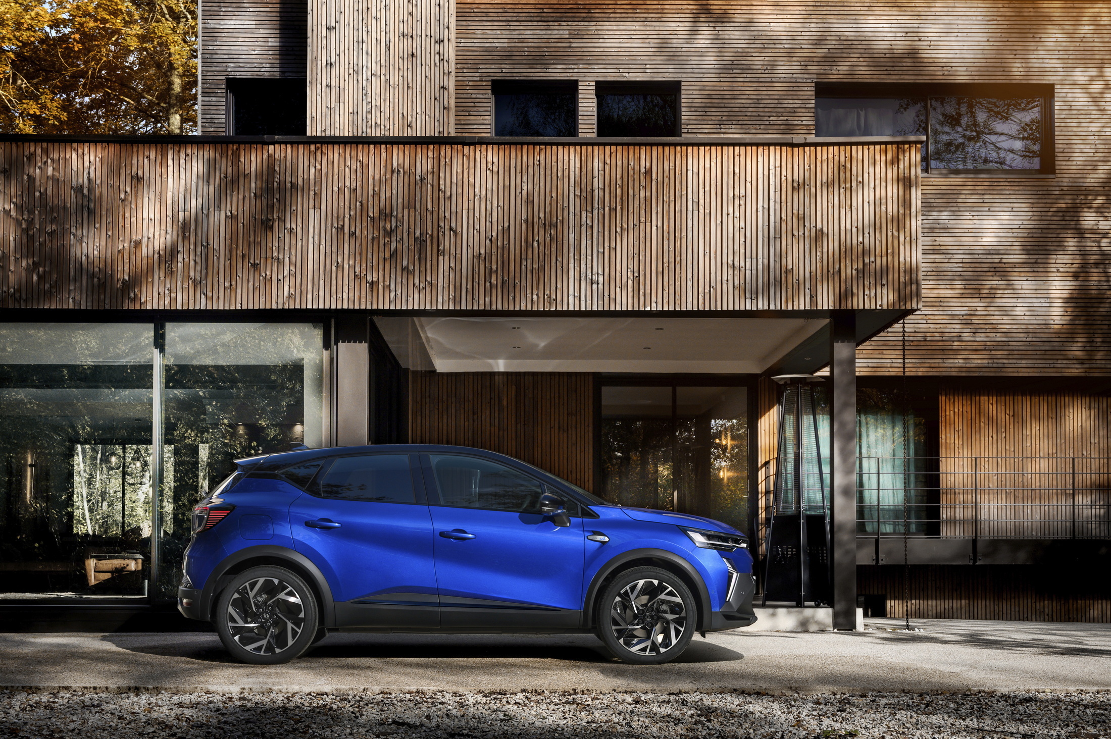 2024 Renault Captur Gains Fresh Looks And A New Esprit Alpine Trim ...