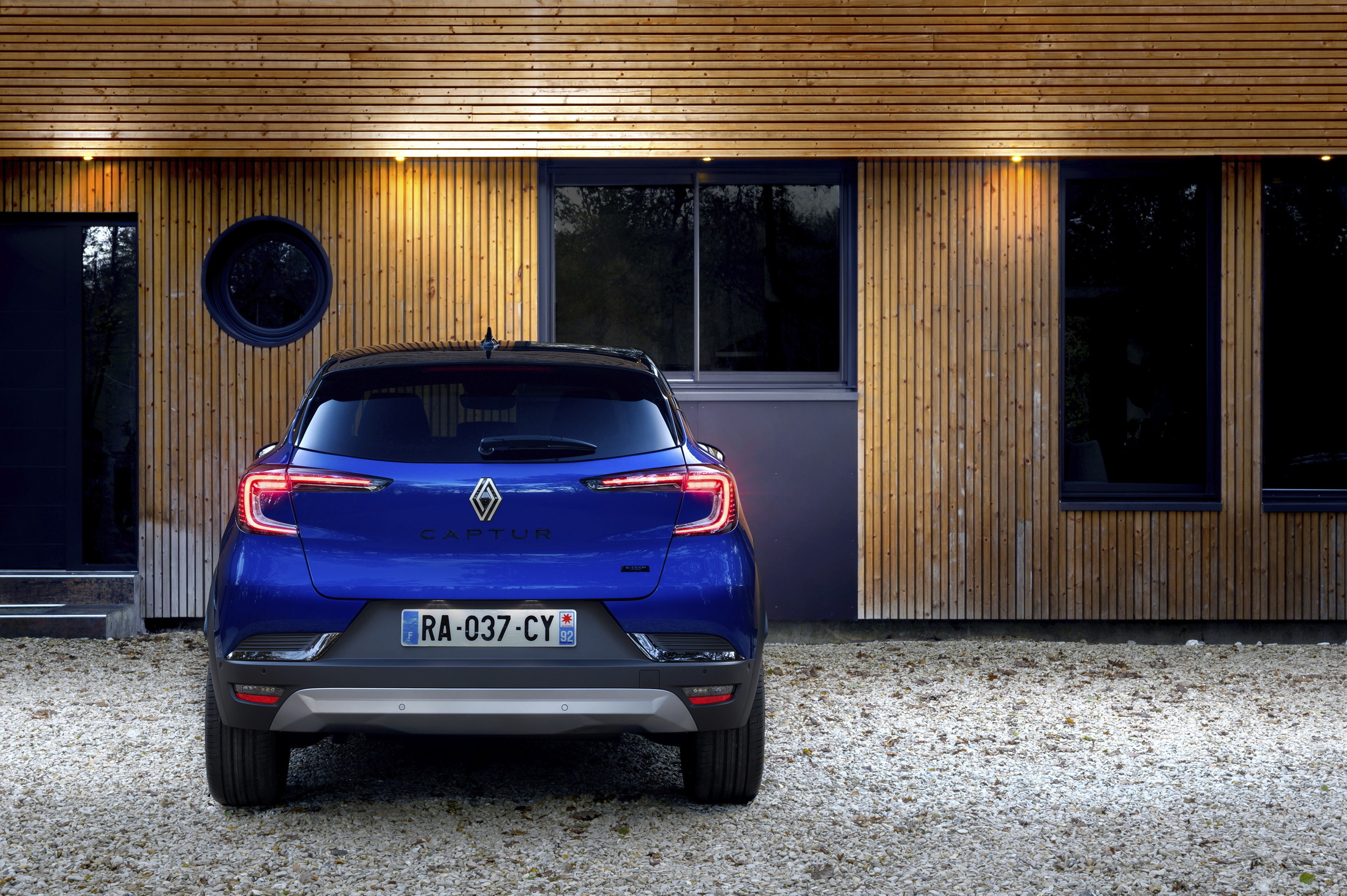 2024 Renault Captur Gains Fresh Looks And A New Esprit Alpine Trim ...