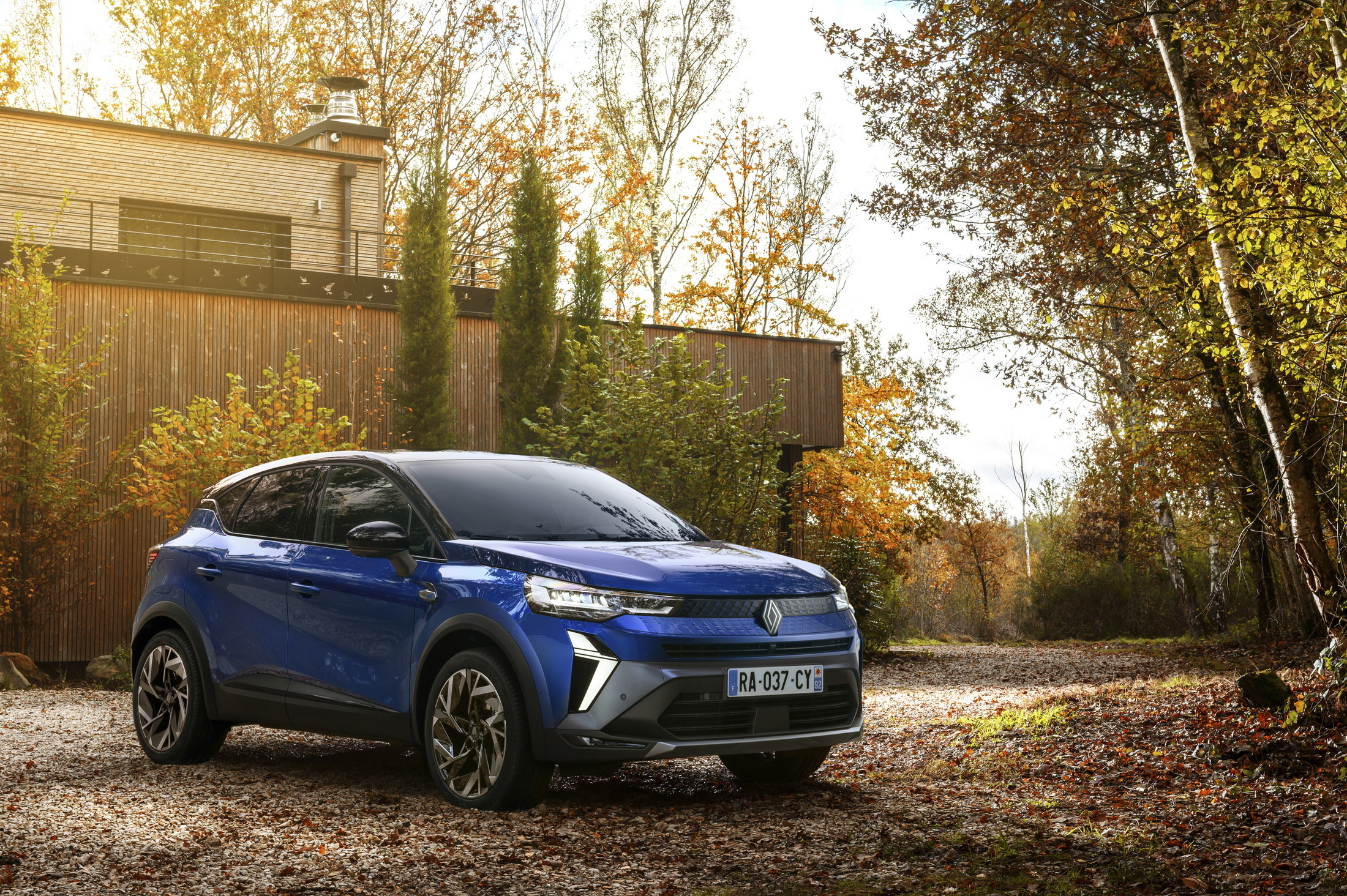 2024 Renault Captur Gains Fresh Looks And A New Esprit Alpine Trim ...