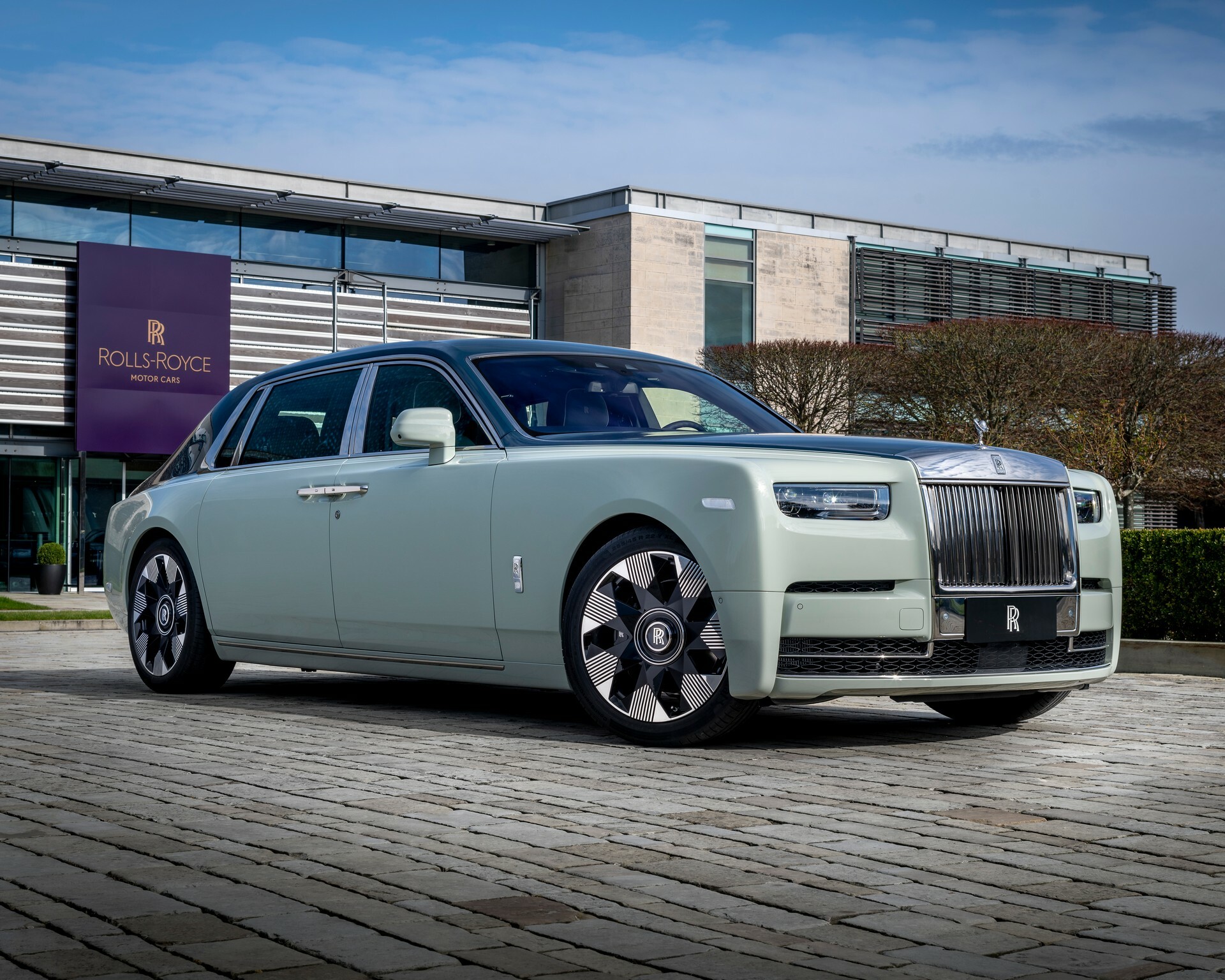 Rolls-Royce Runs Wild With Spirit Of Expression Collection | Carscoops