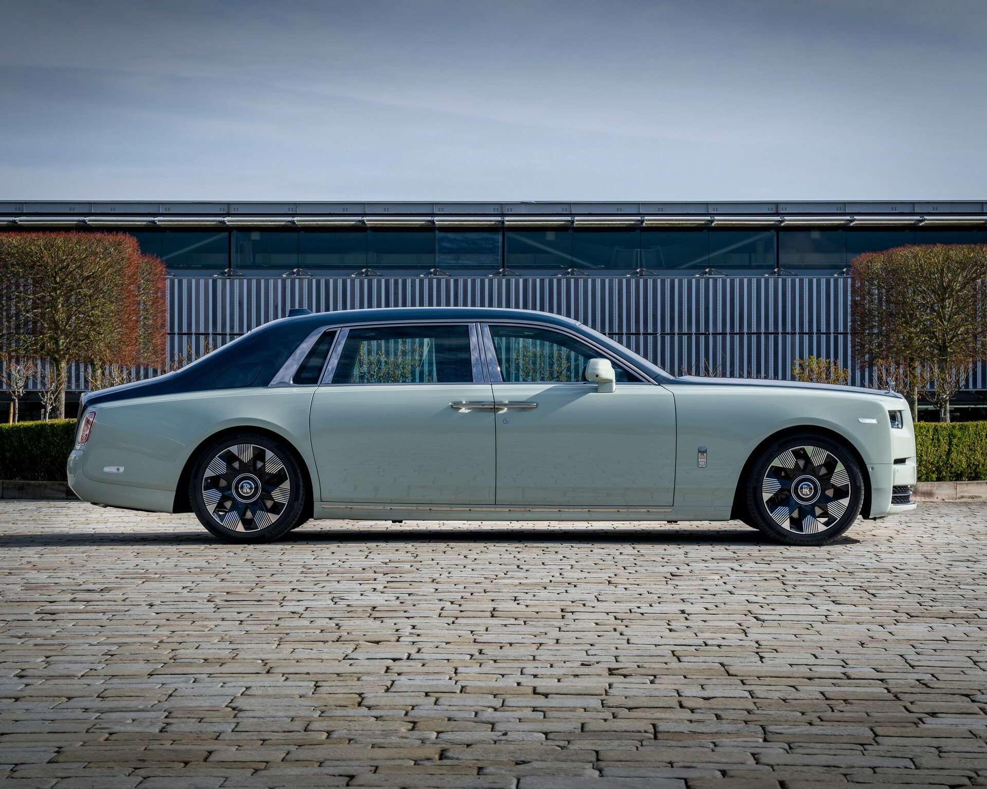Rolls-Royce Runs Wild With Spirit Of Expression Collection | Carscoops