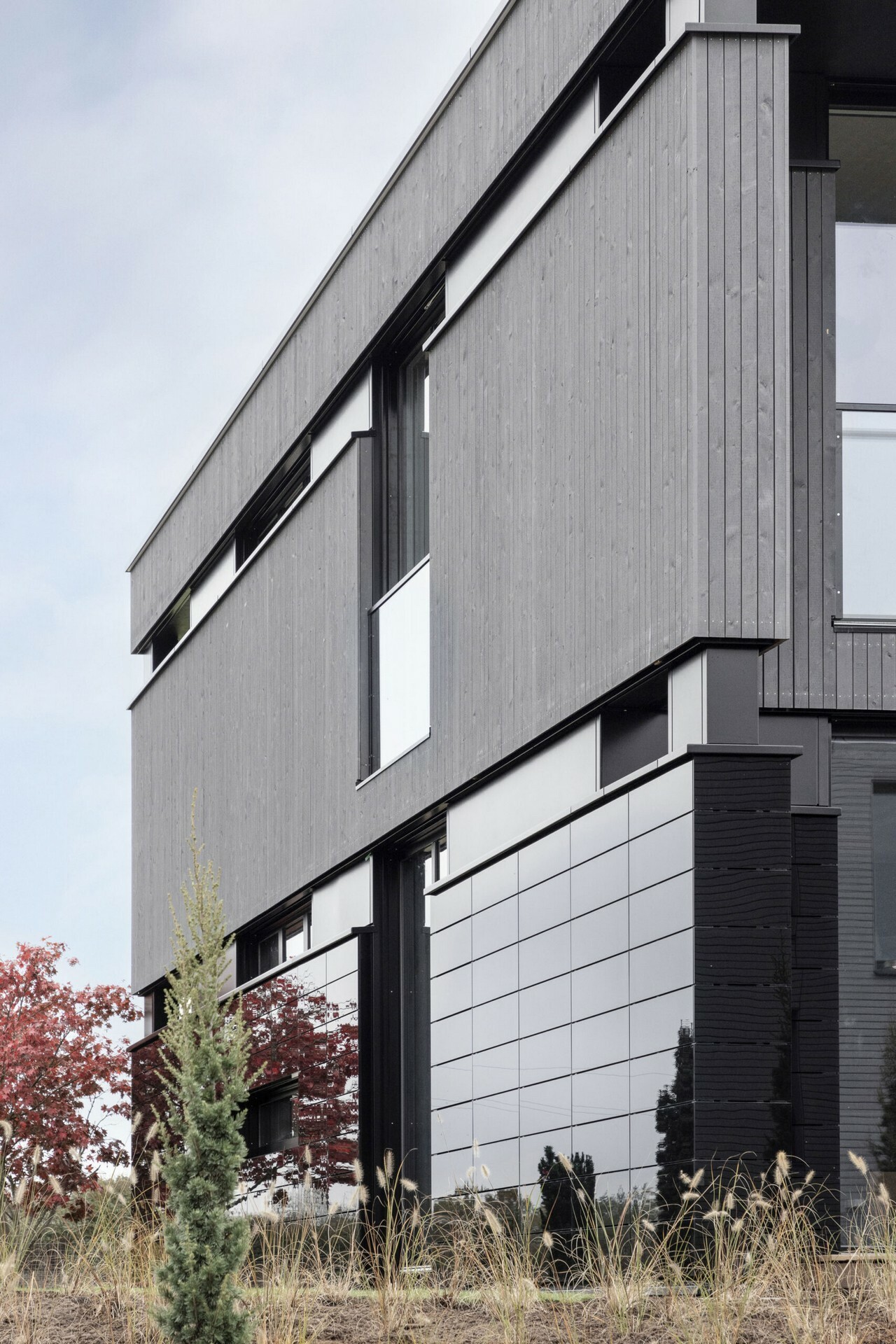 Porsche Reimagines Prefabs With Stunning $1.5M Floating House | Carscoops