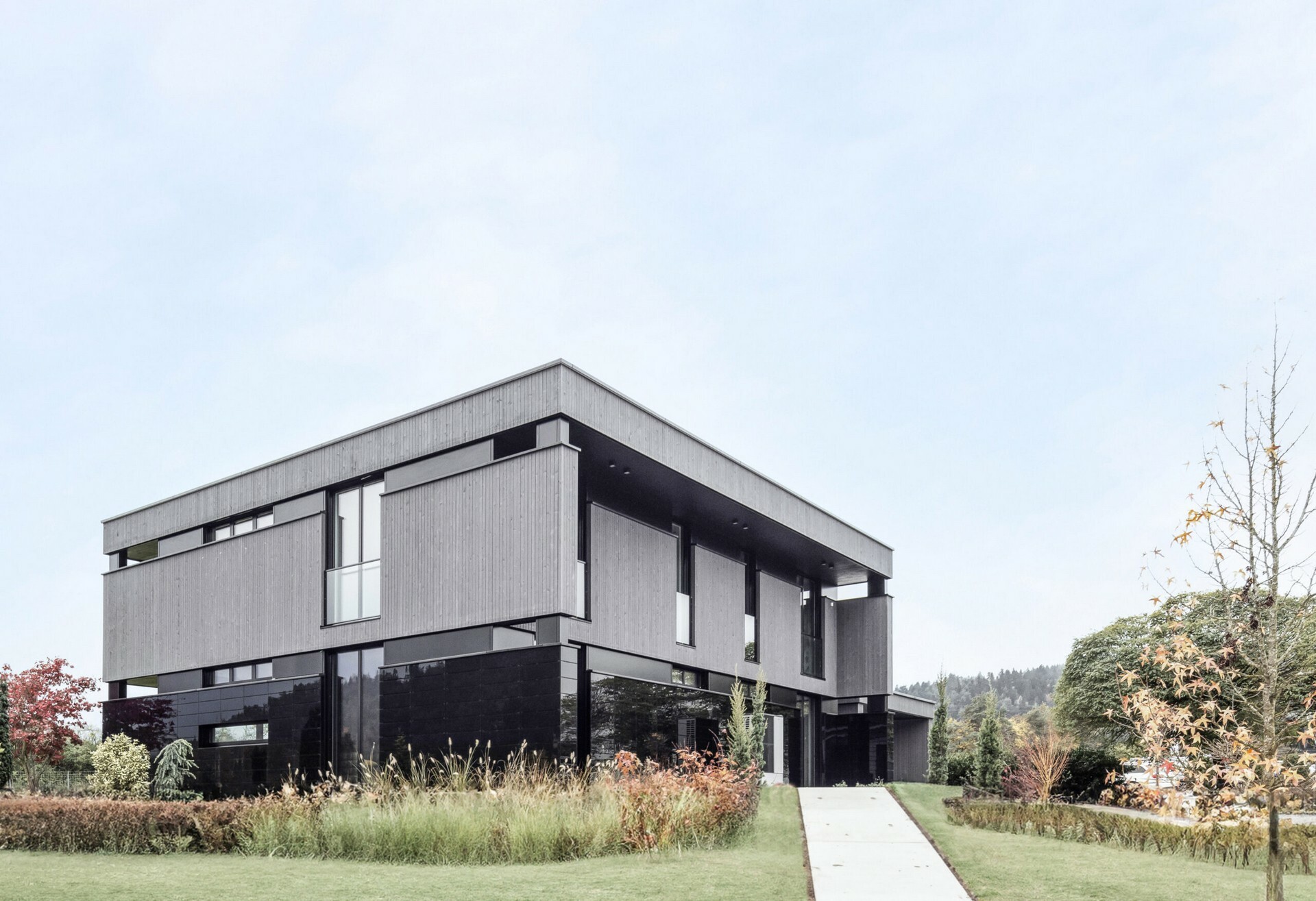 Porsche Reimagines Prefabs With Stunning $1.5M Floating House | Carscoops