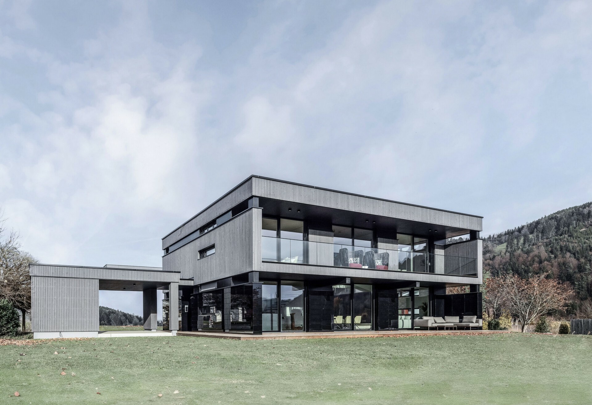 Porsche Reimagines Prefabs With Stunning $1.5M Floating House | Carscoops