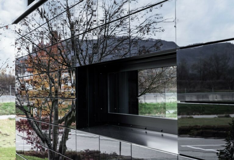 Porsche Reimagines Prefabs With Stunning $1.5M Floating House | Carscoops