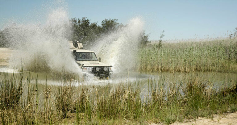 Unbreakable: The 6×6 TAC-6 Is The Ultimate Toyota Land Cruiser 79 ...
