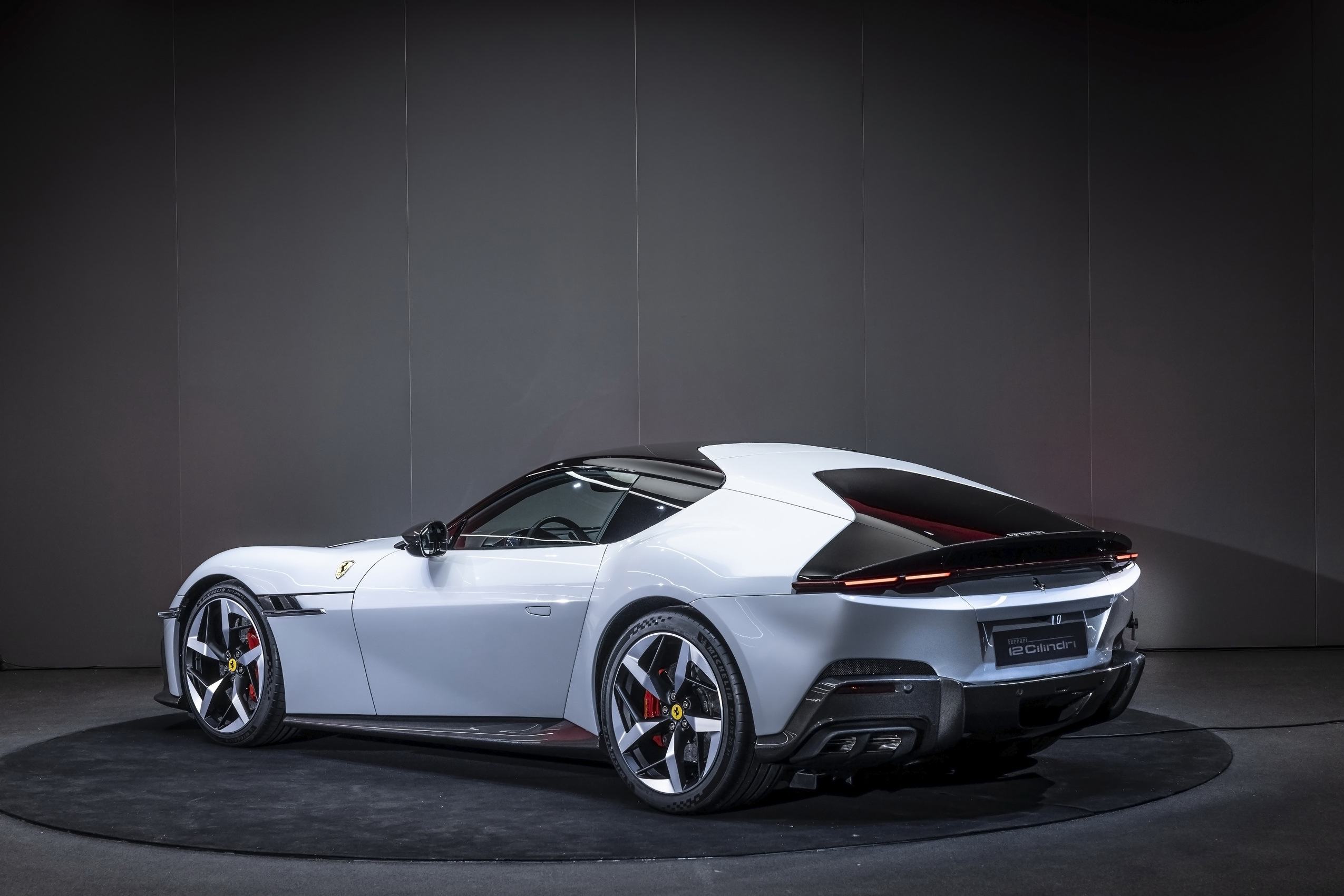 Ferrari 12Cilindri Unleashed With 819 HP V12 That Screams All The Way ...