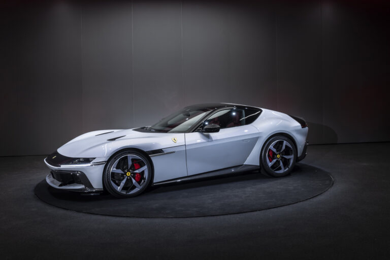 Ferrari 12Cilindri Unleashed With 819 HP V12 That Screams All The Way ...