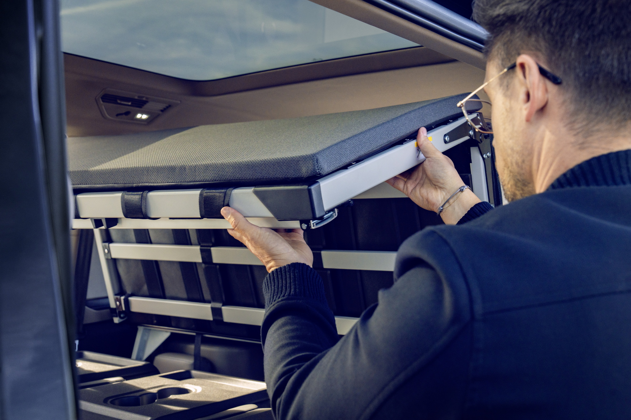 Good Night Package Turns VW Multivan Into a Bedroom On Wheels | Carscoops