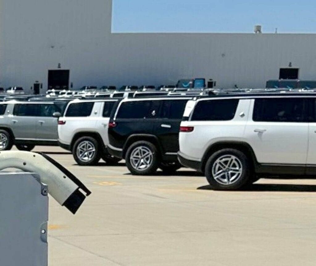 2025 Rivian R1S: This Is It, Now With New Photos | Carscoops