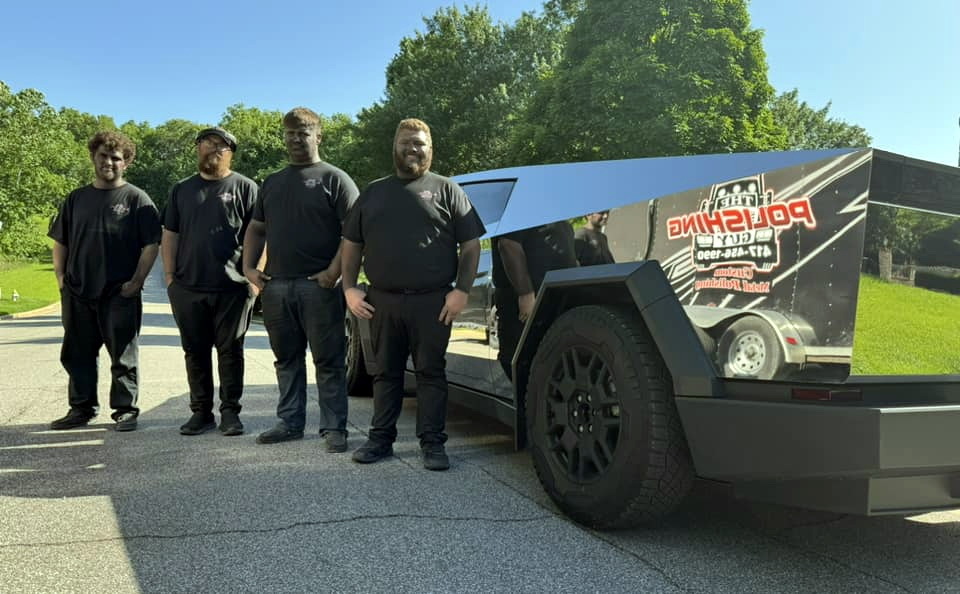 What You’ll Look Like After Polishing A Cybertruck Into A Giant Mirror ...