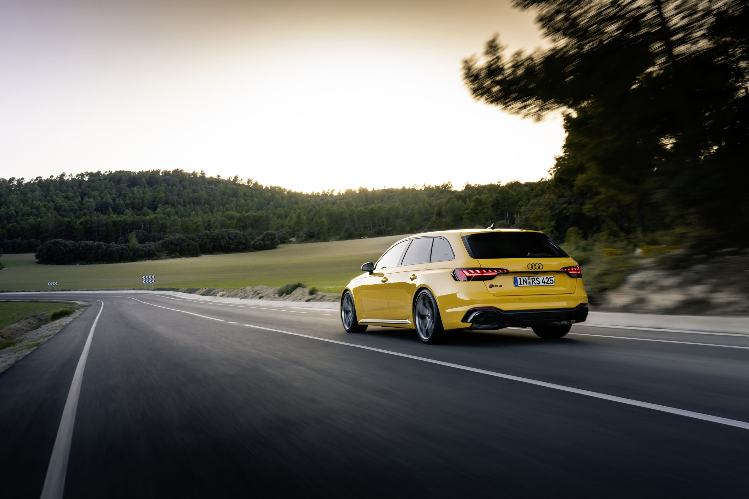 Audi RS4 Avant Edition 25 Years Says Goodbye With Power And Chassis ...