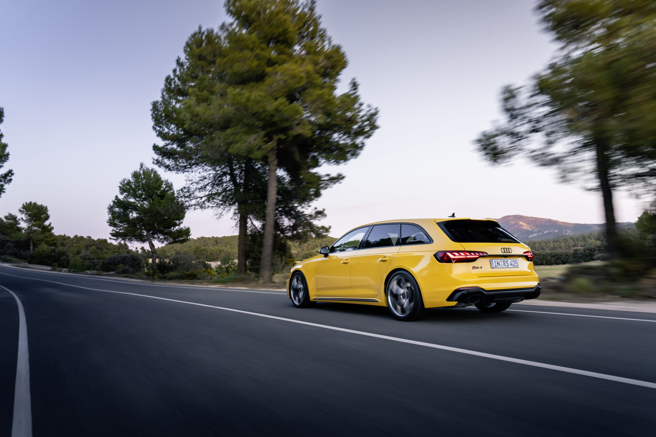 Audi RS4 Avant Edition 25 Years Says Goodbye With Power And Chassis ...