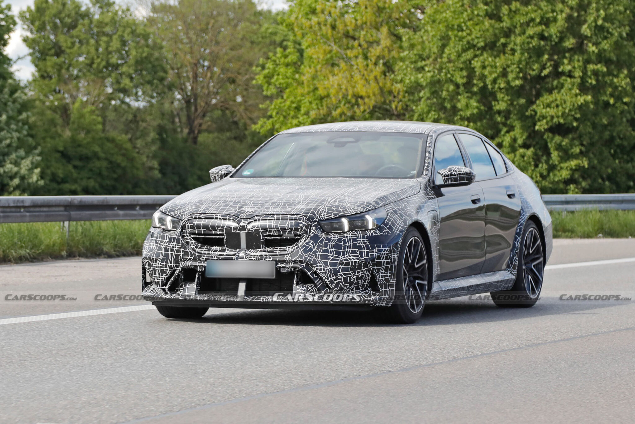 2025 BMW M5 PHEV Prototype Shows Production Lights And Charge Port ...
