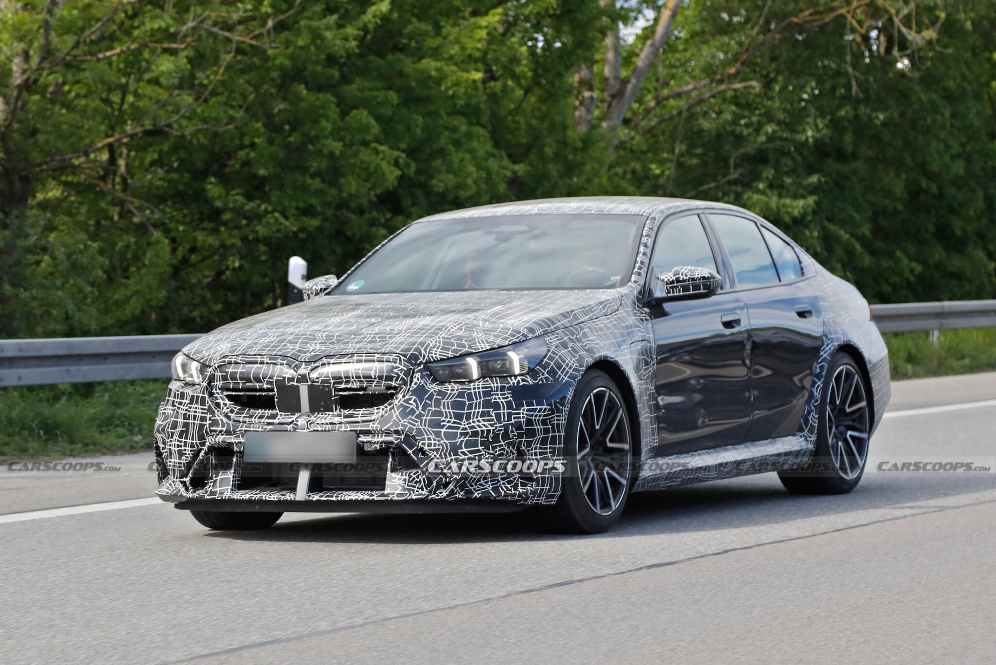 2025 BMW M5 PHEV Prototype Shows Production Lights And Charge Port ...