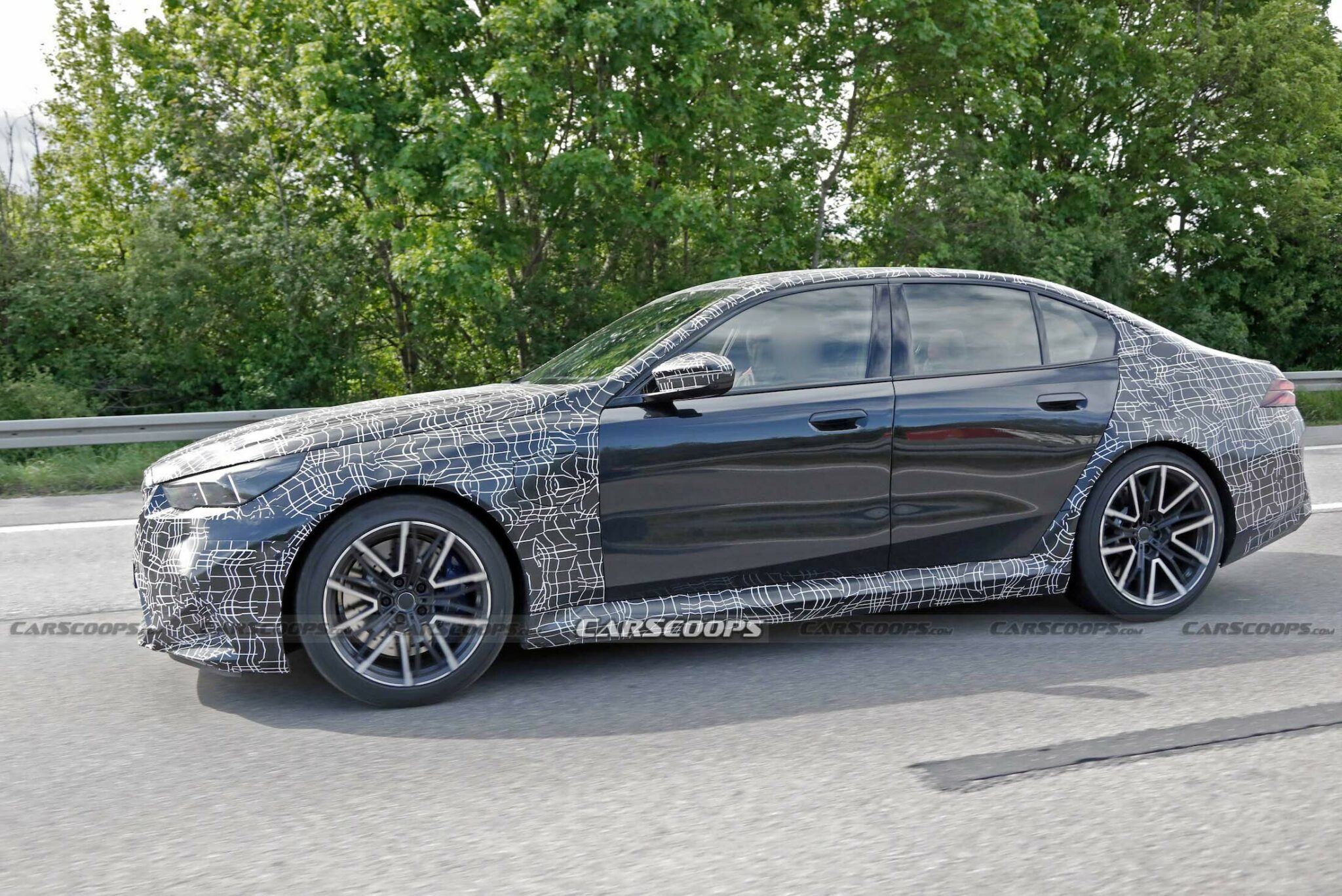 2025 BMW M5 PHEV Prototype Shows Production Lights And Charge Port ...