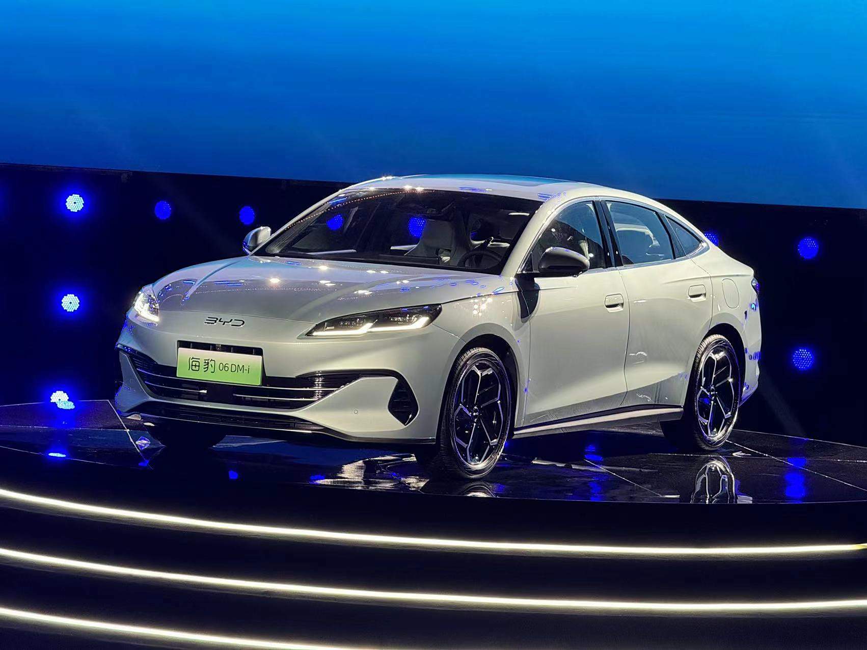 BYD’s New PHEV Models Can Travel Over 1,300 Miles Without Stopping ...