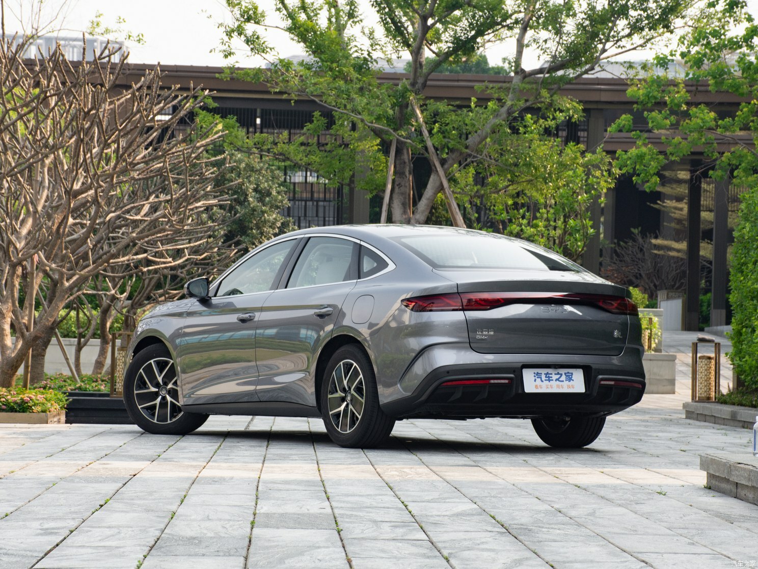 BYD’s New PHEV Models Can Travel Over 1,300 Miles Without Stopping ...