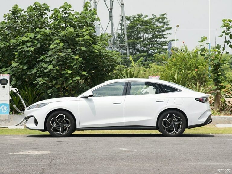 BYD’s New PHEV Models Can Travel Over 1,300 Miles Without Stopping ...