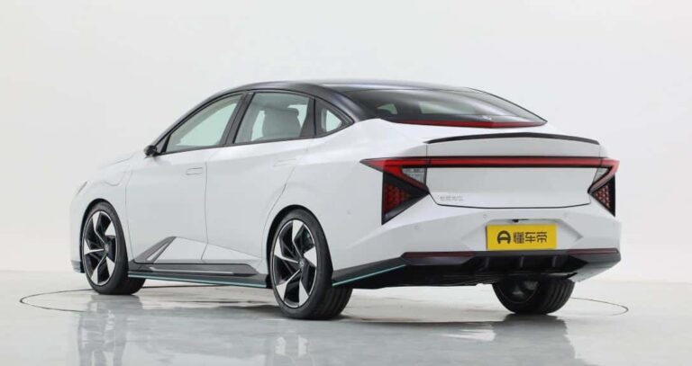 Dongfeng-Honda Lingxi L Has 323 Miles Of Range And Five Screens On The ...