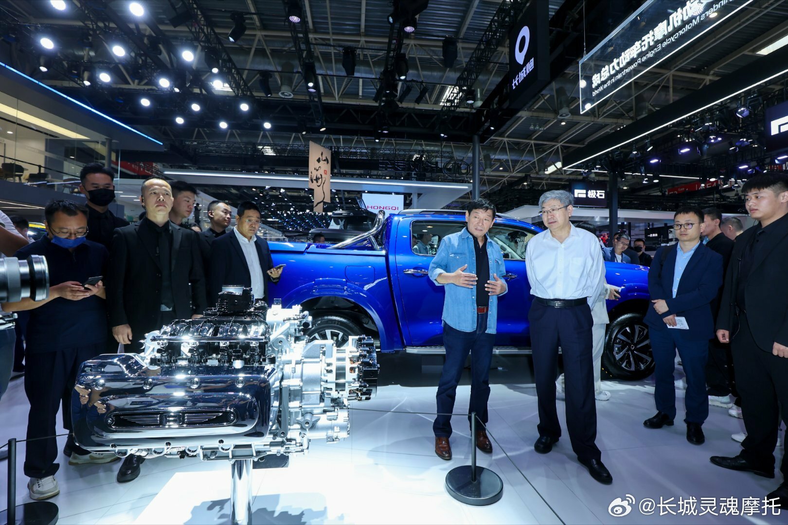 Great Wall’s 8-Cylinder Souo Motorcycle Is Flat-Out Crazy, But Also ...