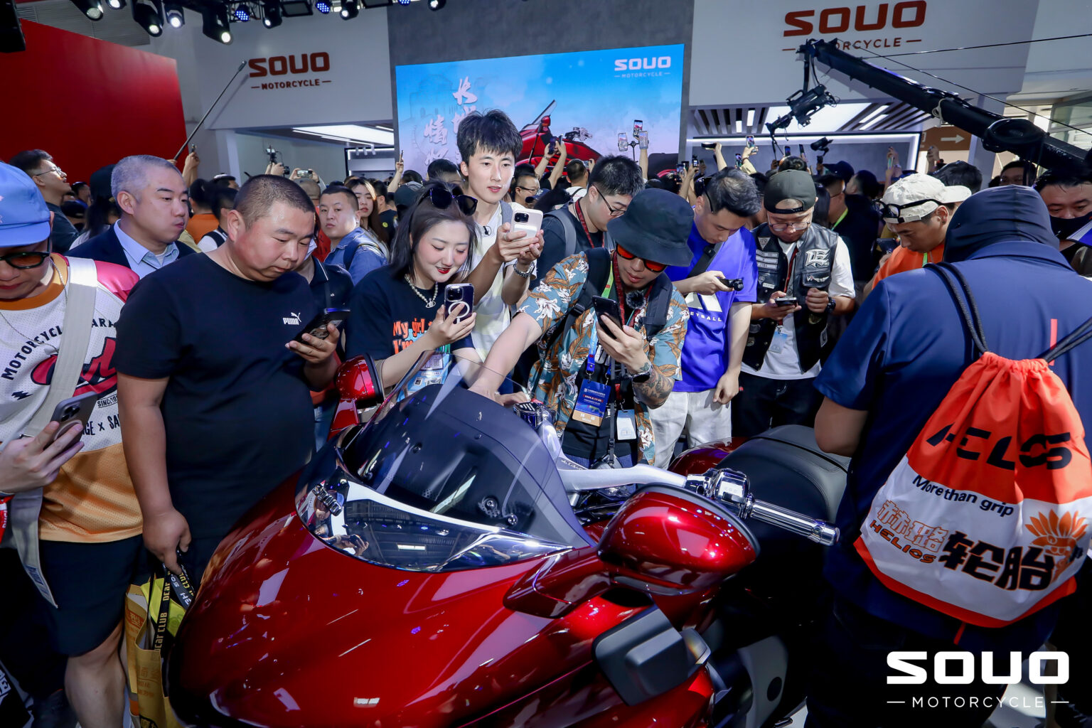 Great Wall’s 8-Cylinder Souo Motorcycle Is Flat-Out Crazy, But Also ...