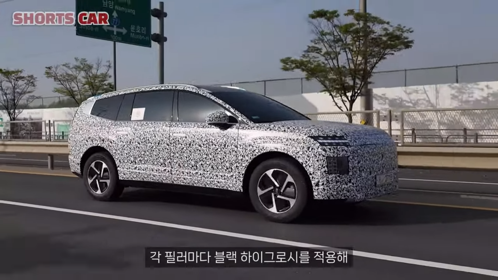 Hyundai Ioniq 7 SUV Drops Some Camo Ahead Of June Debut | Carscoops