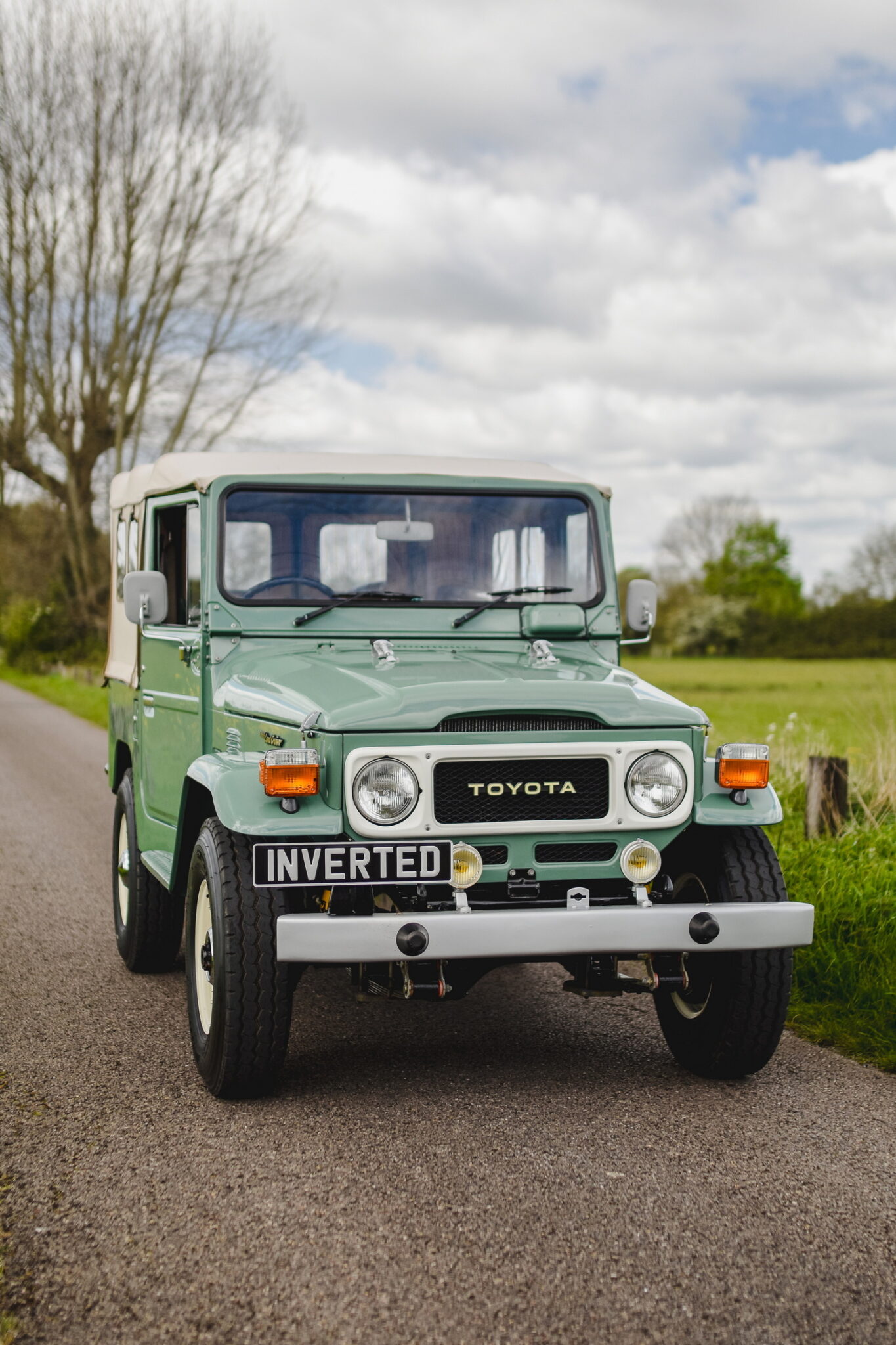 Electric Toyota FJ40: Your Grandpa’s Off-Roader Gets A Tesla Heart ...