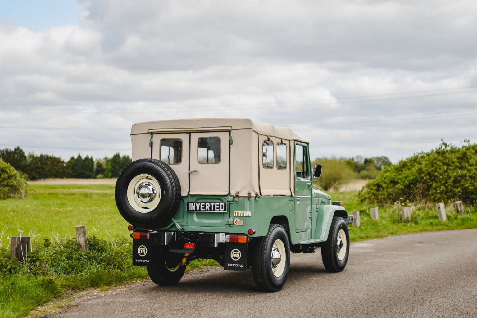 Electric Toyota FJ40: Your Grandpa’s Off-Roader Gets A Tesla Heart ...