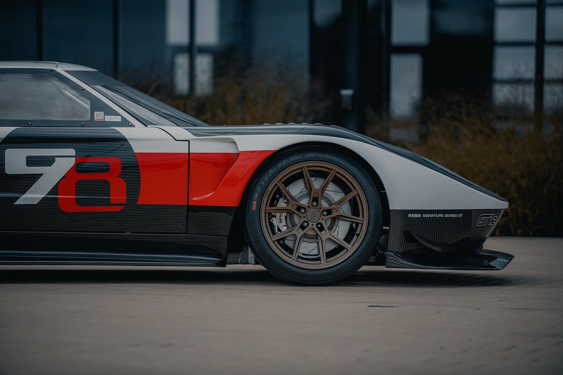 Lynx Motors Brings DeLorean And Ford GT Back From The Future With An ...