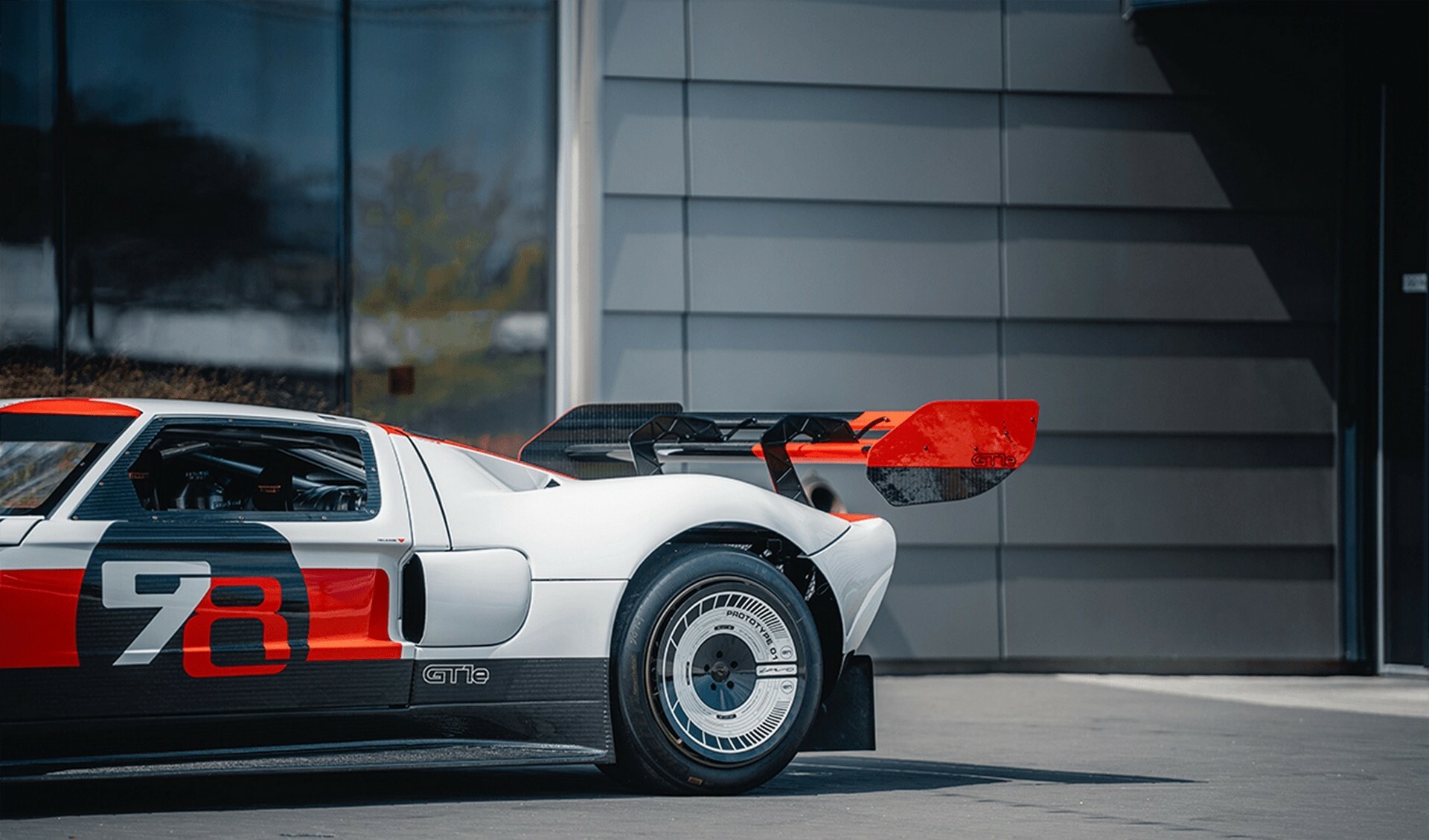 Lynx Motors Brings DeLorean And Ford GT Back From The Future With An ...