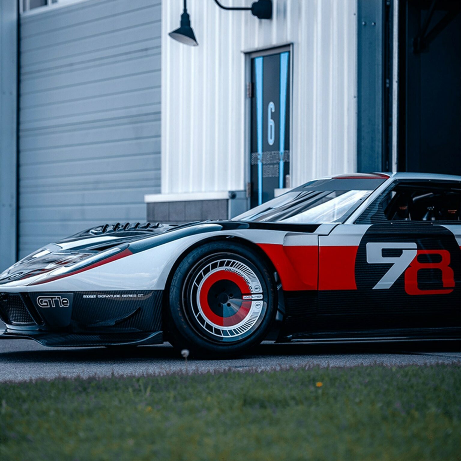 Lynx Motors Brings DeLorean And Ford GT Back From The Future With An ...