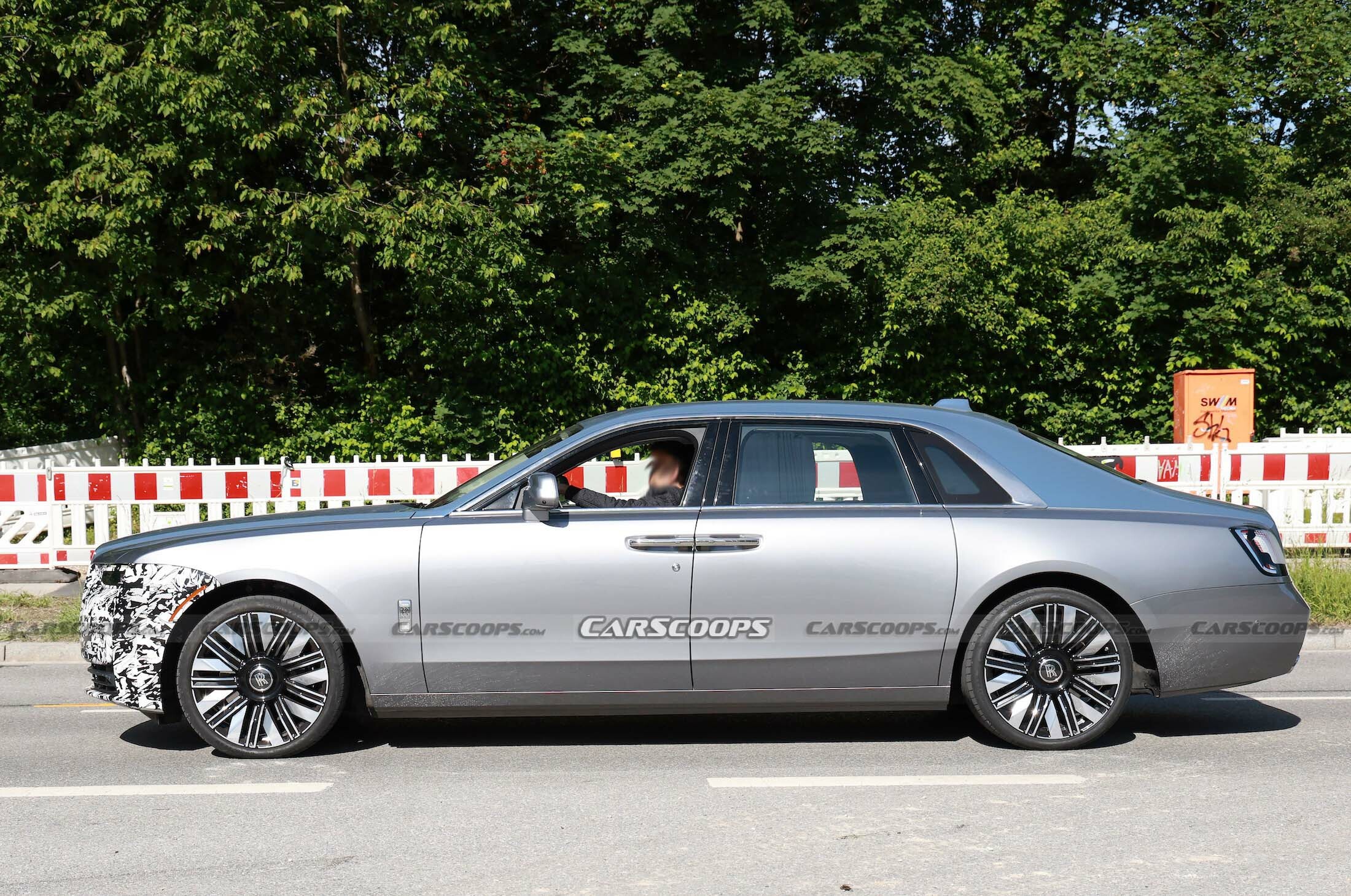 Rolls Royce Ghost Follows In Phantom’s Footsteps With Stealthy Facelift ...