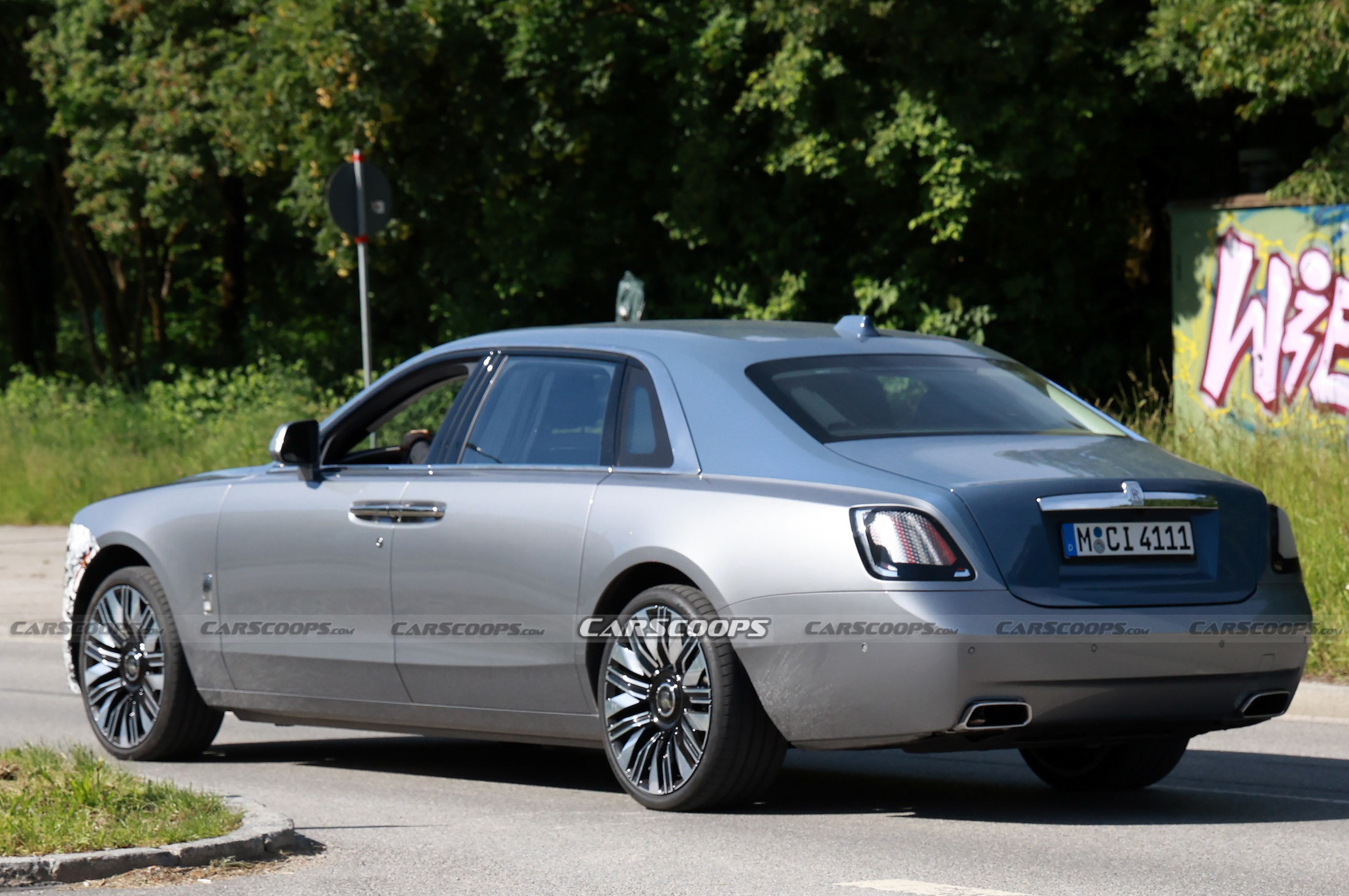 Rolls Royce Ghost Follows In Phantom’s Footsteps With Stealthy Facelift ...