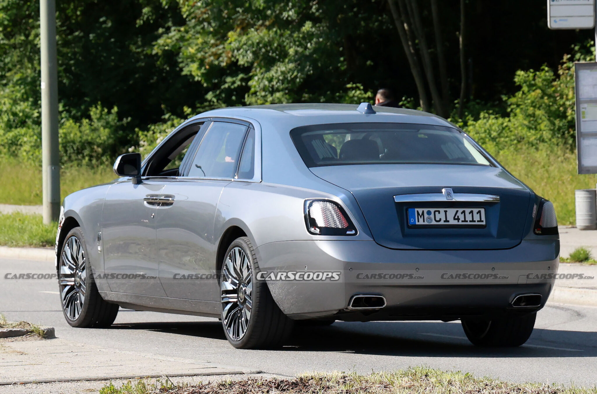 Rolls Royce Ghost Follows In Phantom’s Footsteps With Stealthy Facelift ...