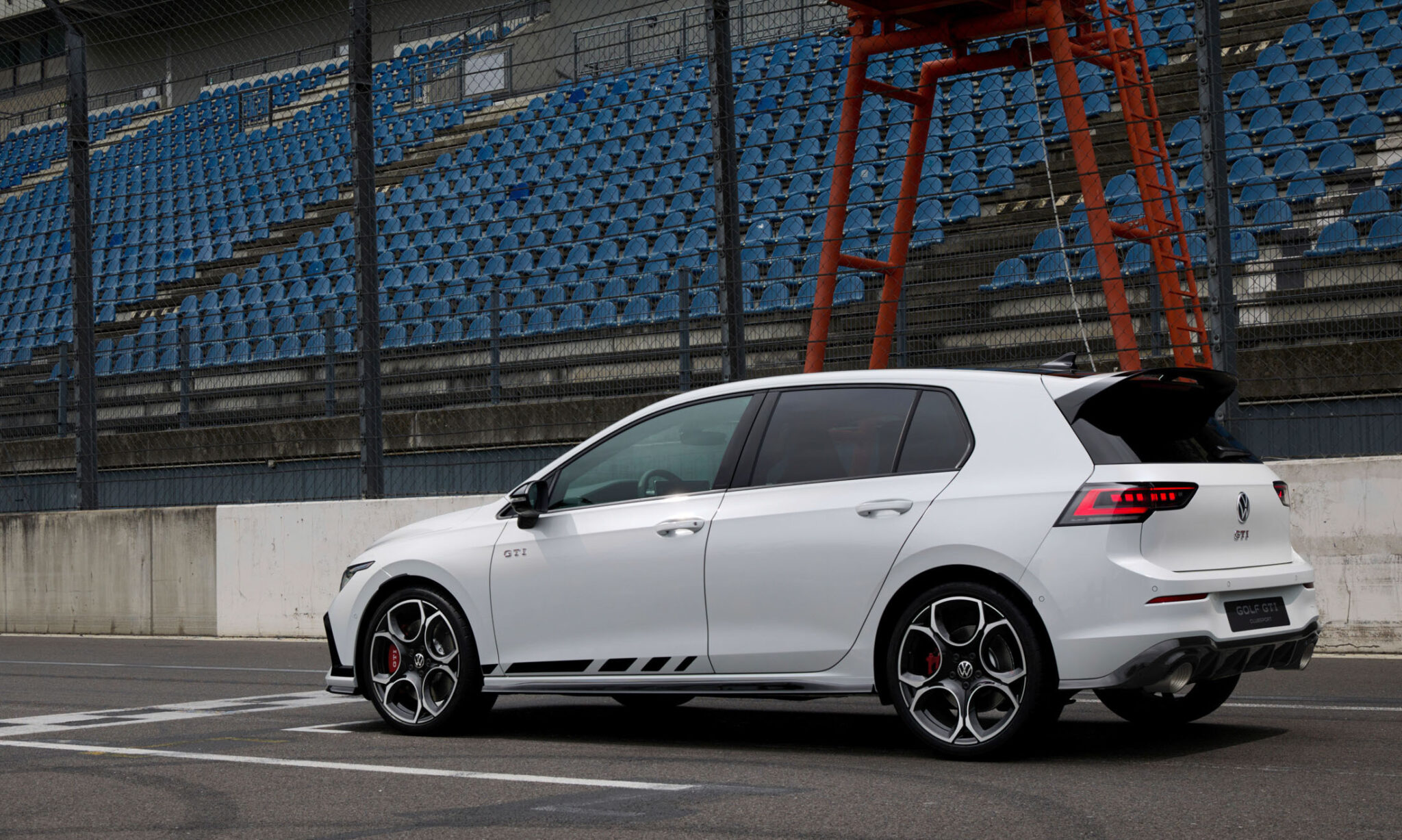 166-MPH VW Golf GTI Clubsport Takes Aim At Civic Type R, But Regular ...