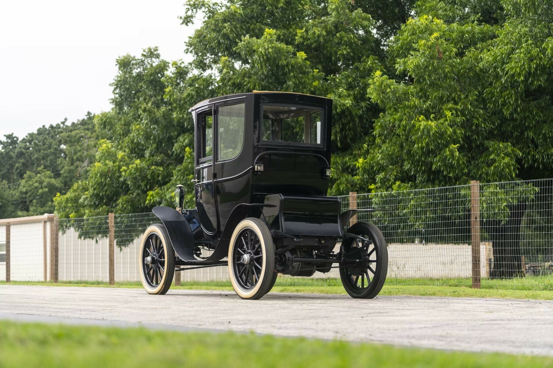 The 1913 Waverley Model 93 EV Is The OG Tesla | Carscoops