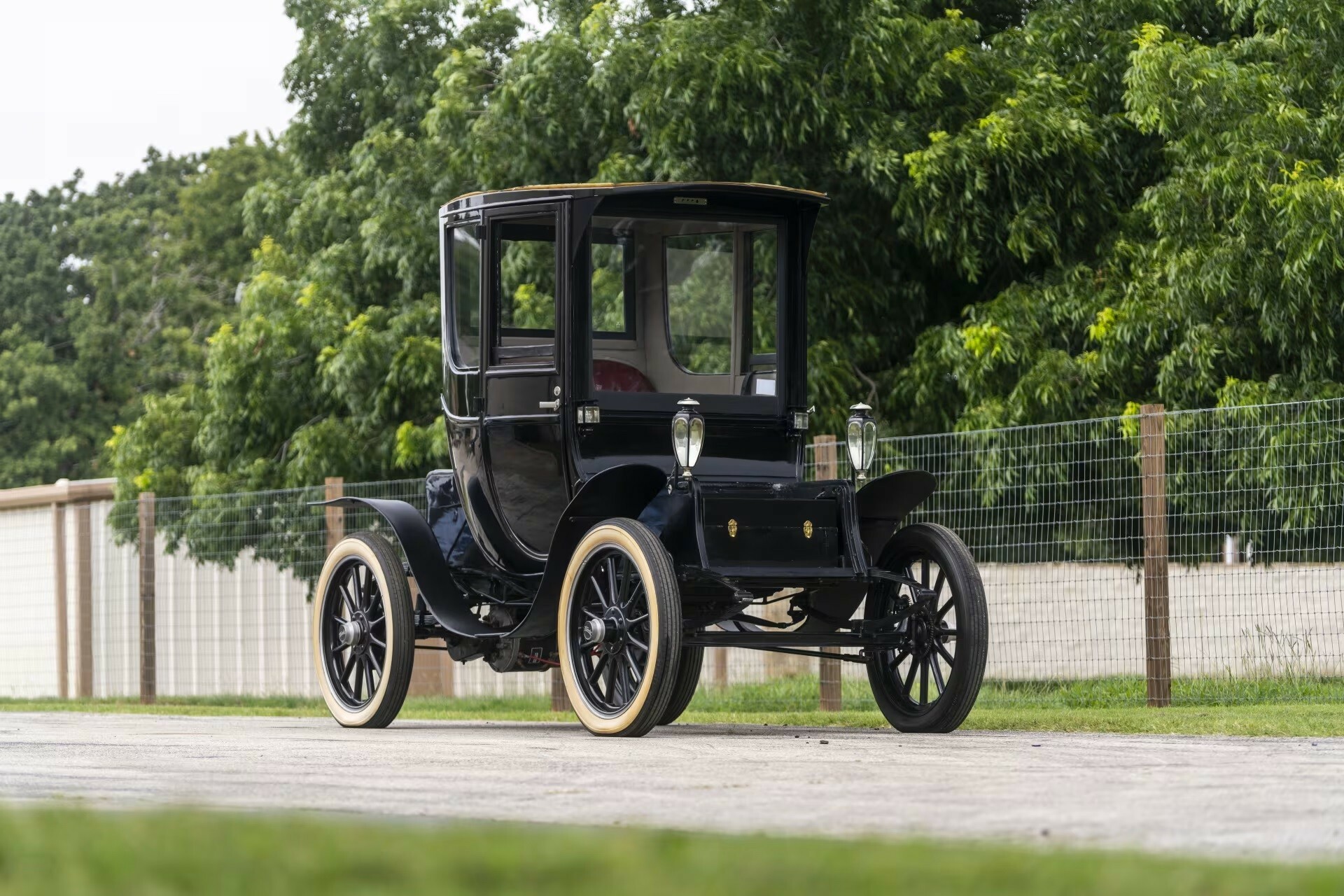 The 1913 Waverley Model 93 EV Is The OG Tesla | Carscoops