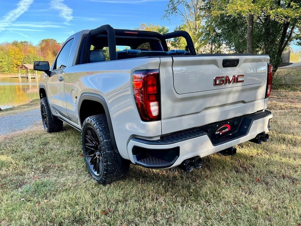 Modern-Day GMC Jimmy Looks Awesome And Is Going Up For Auction | Carscoops