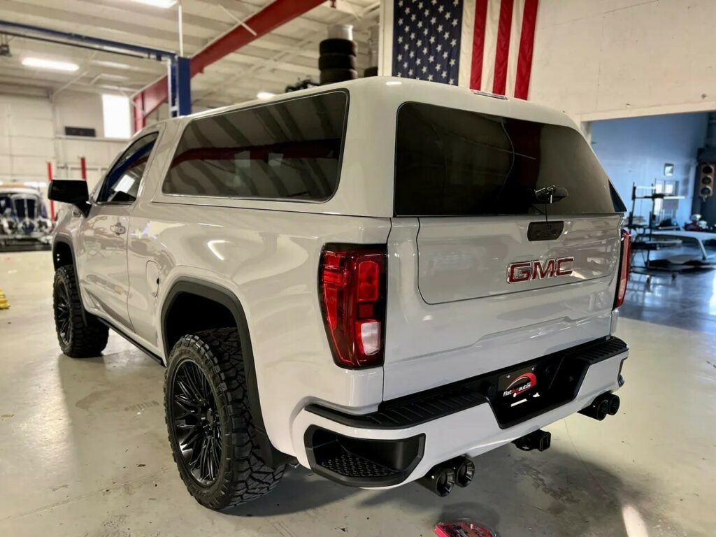 Modern-Day GMC Jimmy Looks Awesome And Is Going Up For Auction | Carscoops