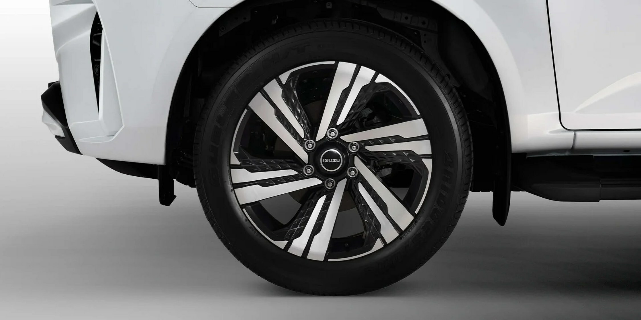 2025 Isuzu MU-X SUV Refreshed With Sharper Design | Carscoops