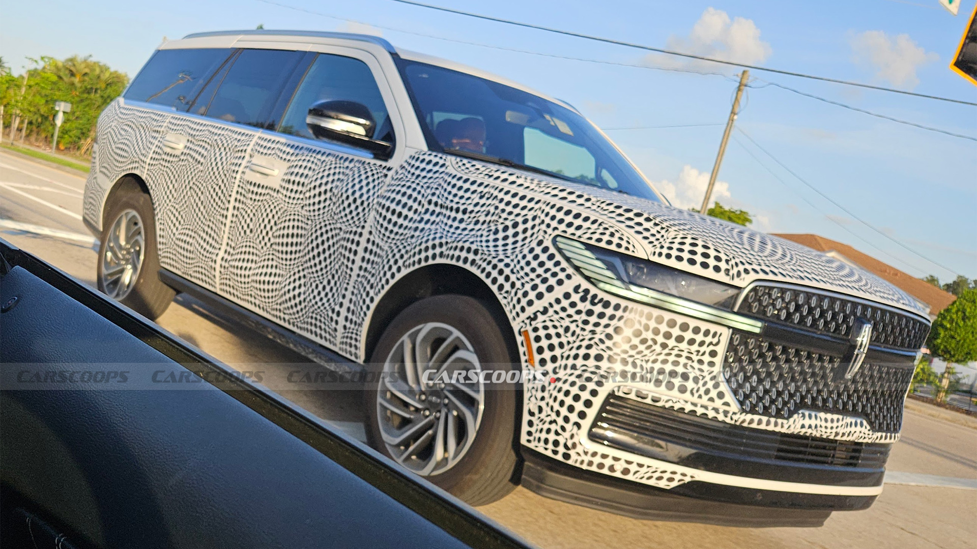 2025 Lincoln Navigator Channels Nautilus With Less Chrome, Sharper ...