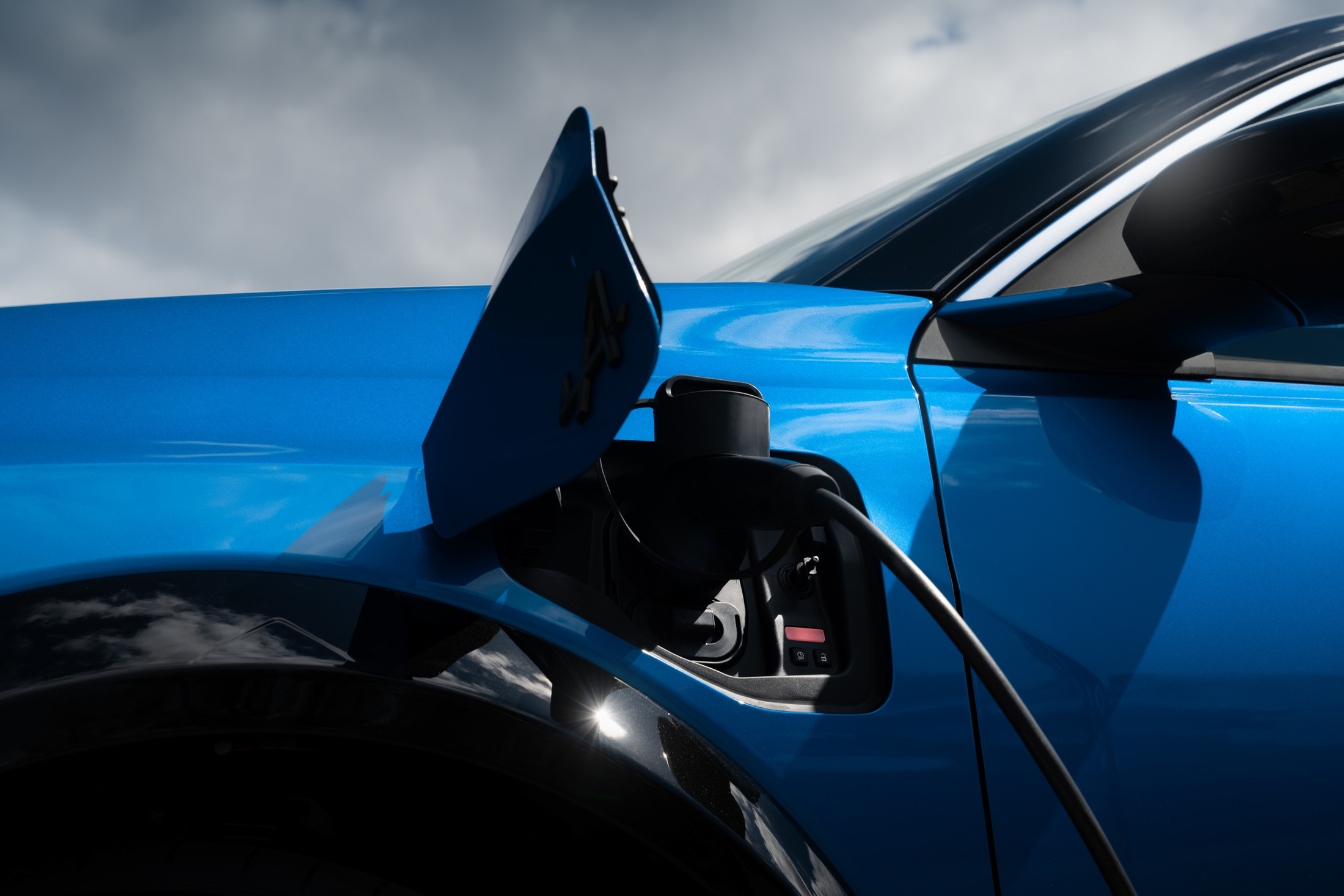 217 HP Alpine A290 GT Hot Hatch Kicks Off Brand’s Electric ...